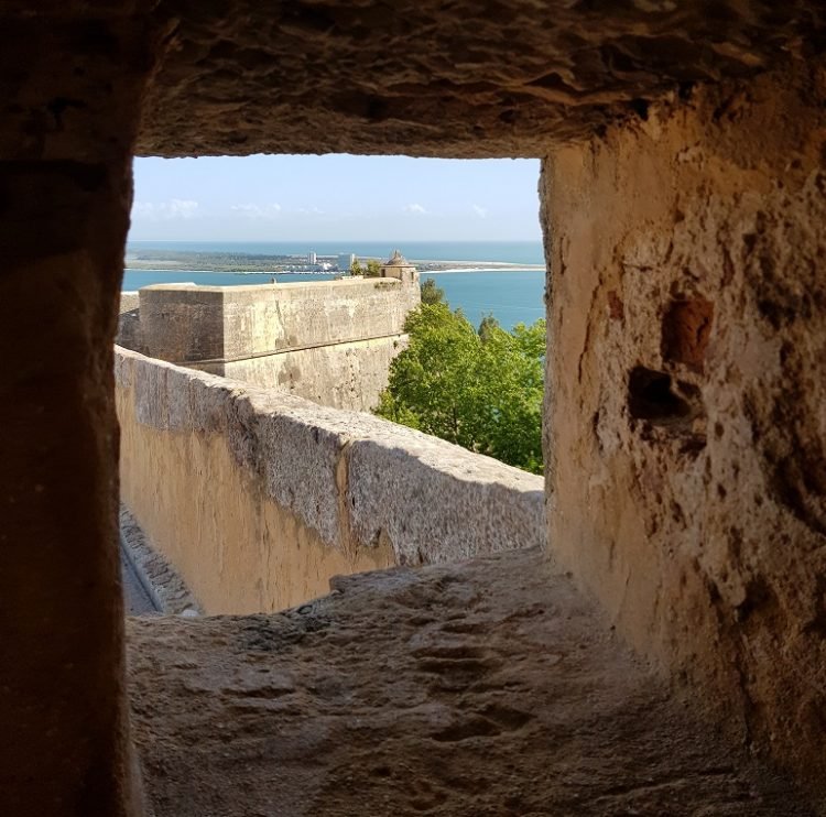 Uma fortaleza escondida pertinho de Lisboa - Portugal Afora - Tours ...